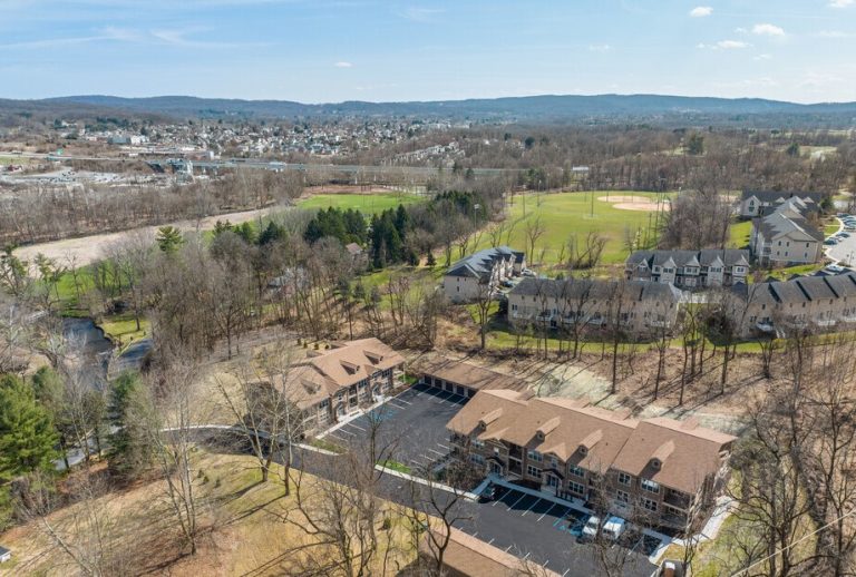 Gallery – Saucon Square Apartments